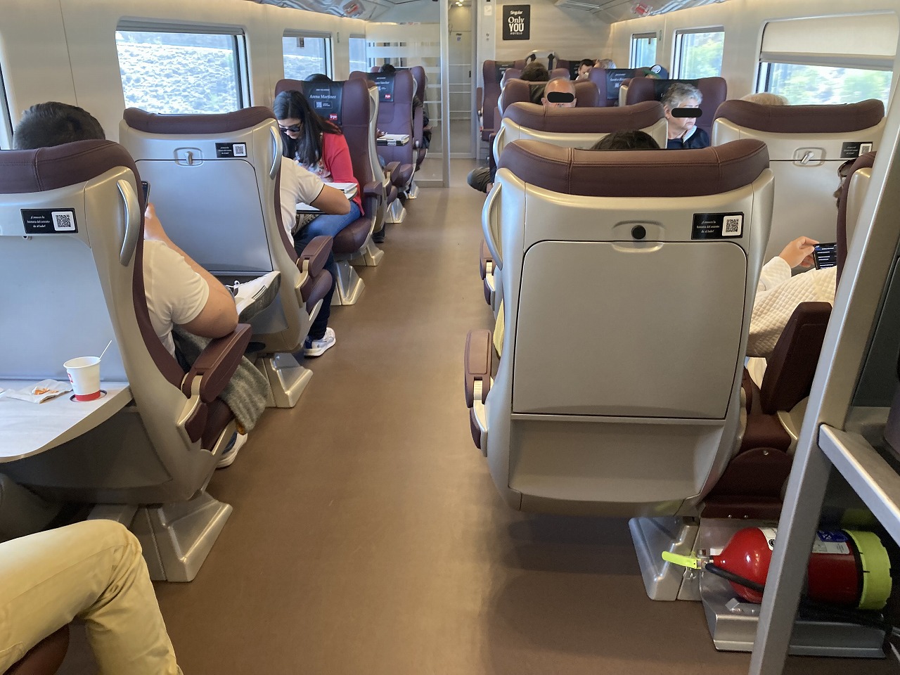 スペインの高速電車iryo、infinitaの車内や食事などを解説【マドリード～バルセロナ】 | 鉄旅遊民